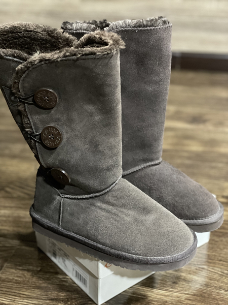 UGG Australia 41-35