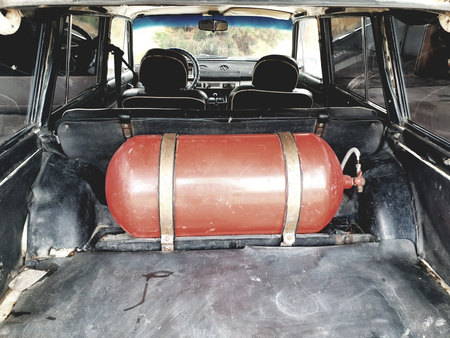 Lada 2102 сотилади