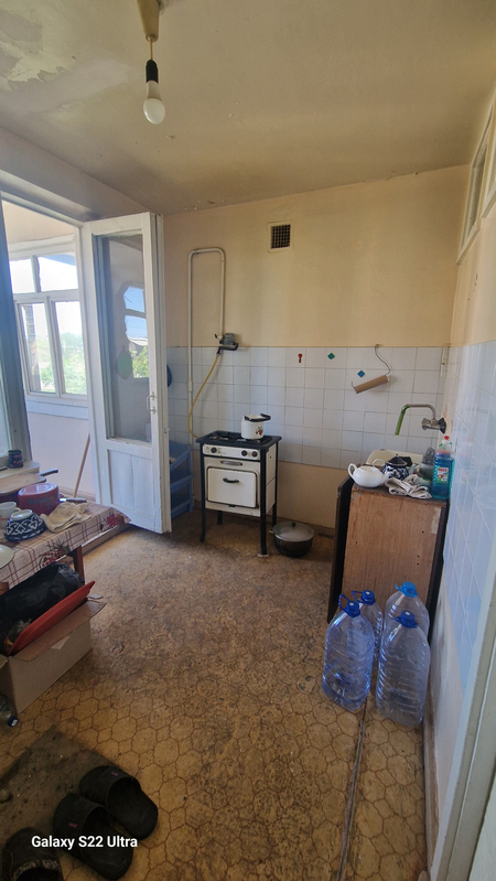 Продаю 3 ком кв-ру на Авиасозлар-4 срочна