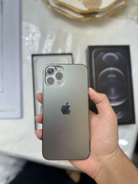 Iphone 12pro qora 128gb kar dok yoki abmen