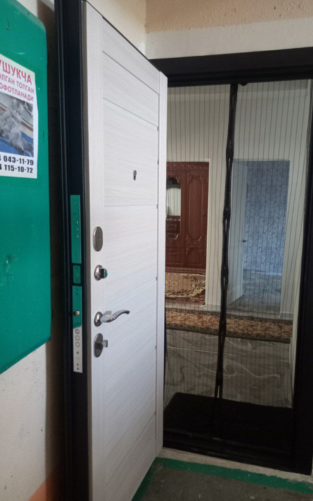 Срочно продается 3 к.ул.Ватанпарвар 35 дом 12 кв. За мостом.