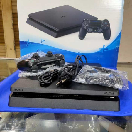 Playstation 4 slim 1Tb