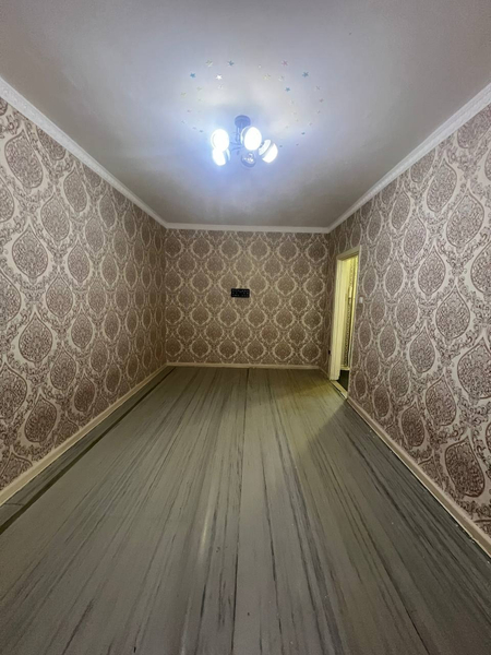 Kvartira sotiladi 1xona 2xona qilsa bo\\\'ladi tayyor uy