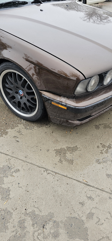 BMW Y34 
M54 mato’r ZF karobkada
Radyato’r kota qo’yilgan 46 elktronik