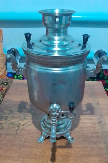 Продам  свой  самовар  советский  хороший . Нархини  яна  гаплашамиз