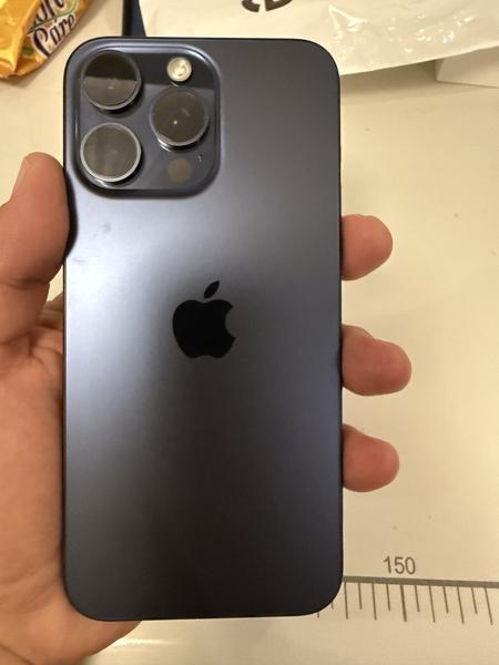 Iphone 15 pro max 512 bataryeka 93%