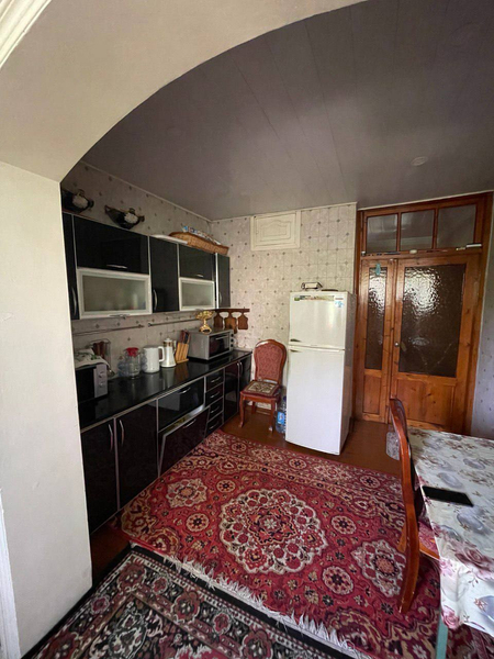 Qorasuv 1 kvartira sotiladi 4/3/4 balkon 2*6 ipotekagaxam sotiladi