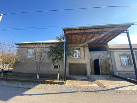 Toshkent vil Bekobod shaharda uy sotiladi