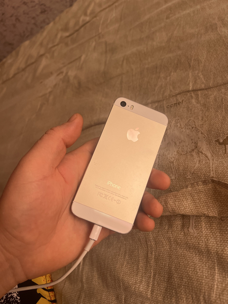 Iphone 5s 64gb в хорошем состоянии
