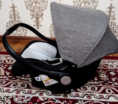 Фирменный коляска от фирмы LUX MOM 3 в 1