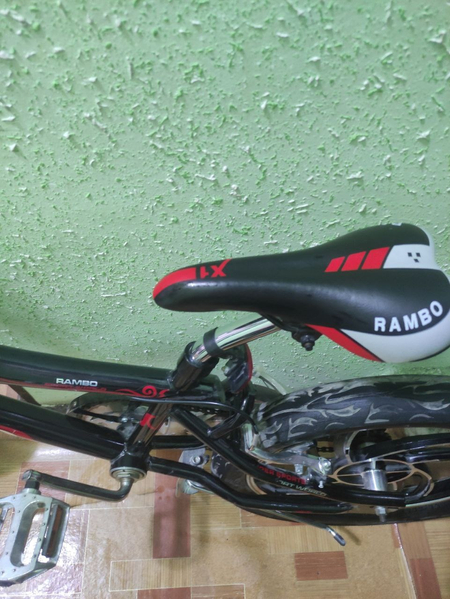 Velosiped BMX deyarli yangi