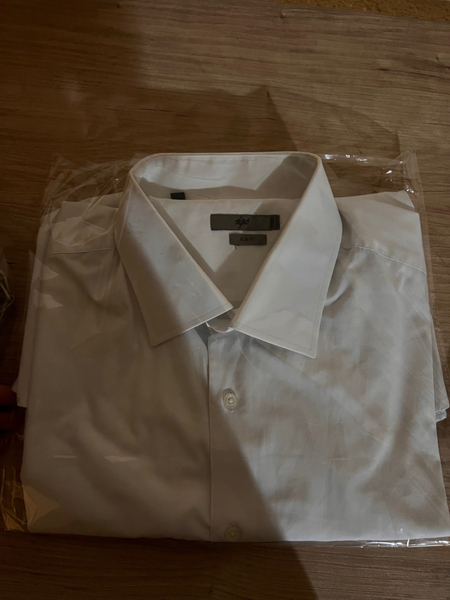 Молочно белая мужская рубашка Slimfit
