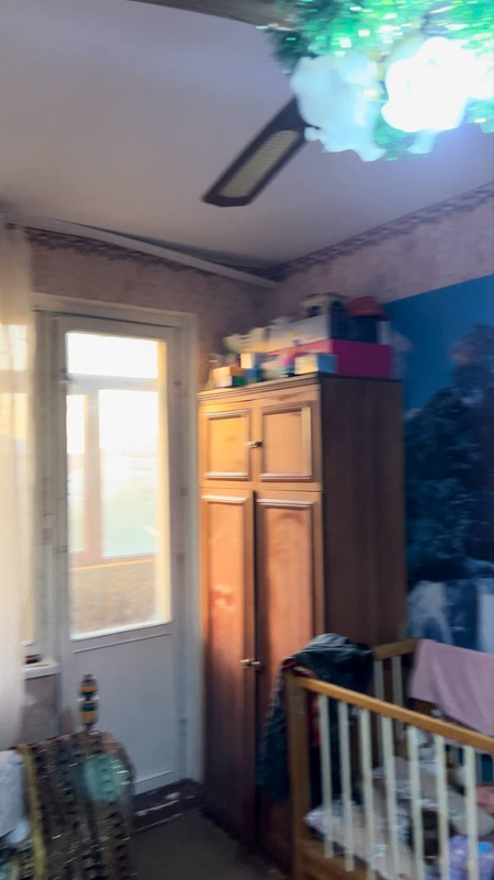 9 bozorni orqasida joylashga padezni dom 4-etaj 3 xonalik 5 etajka ba