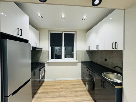 Продается 60м² Новомосковская 77 серия 2в3/3/4 ор-р 15 гор больница