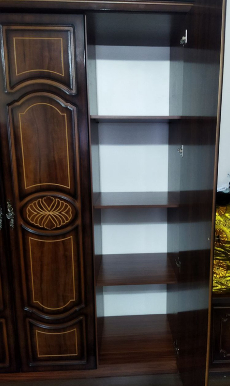 Шкаф для одежды почти новая