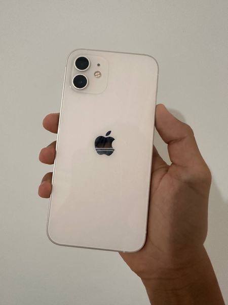 Iphone 12  sotiladi srochni