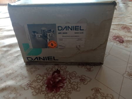 Продаются  итальянские смесители DANIEL для ванной