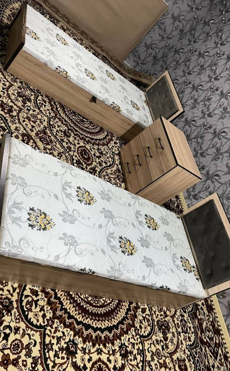 Aksiya Karavat sunduk. Divan