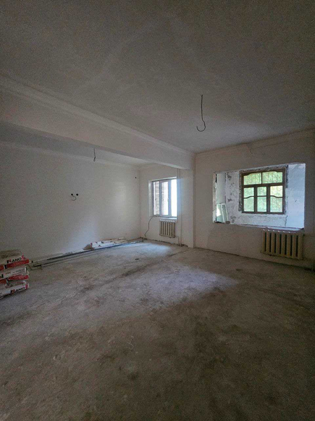 Kуйлюк 5.. Бекат 9. 5 qavatli domda 1qavatida 5xonali honadon sotaman