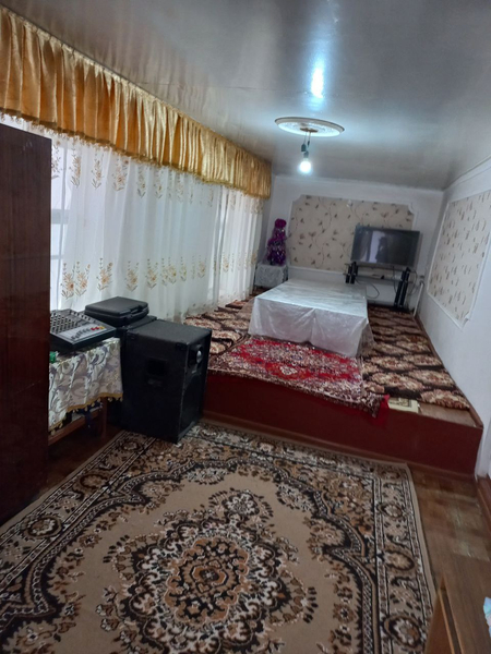 Uy sotiladi hama shoroiti bor sroshna sotladi