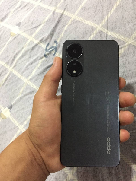 Oppo A78  8/256 xotira sotiladi