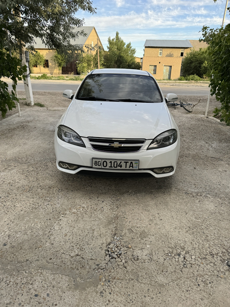Gentra srochno sotiladi