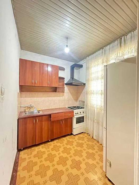 Чиланзар 18кв 3/3/4 общая площадь:65м2 
Цена: 72000$