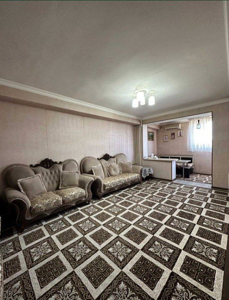 Космонавты 2в3/8/12 с балконом 60м2 мебель техника