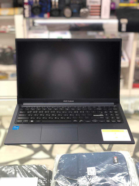 Asus Vivobook X1502V  Intel(R) Core(TM) i5-13500H