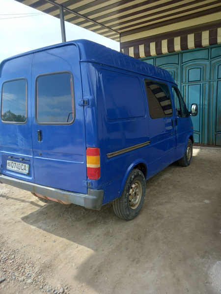 Ford sotiladi yil 92