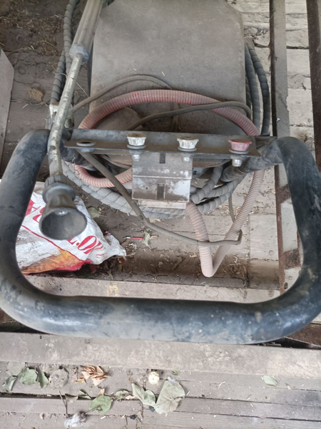 Karcher sotiladi 220 w da ishledi
