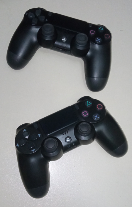 Два новых геймпада Dualshock 4.