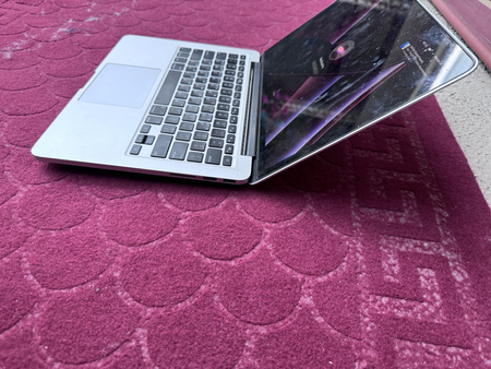 Macbook Pro Silver 13 dyum