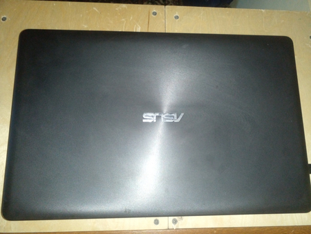 Asus i7 4700hq  protsessorga ega noutbook sotiladi