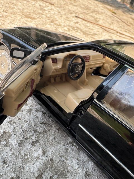 Игрушечная модель Mercedes-Benz W140 320SEL