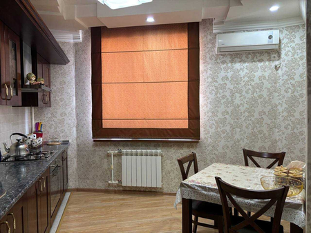 Продаётся 2х комнатная, Паркентский (НБ)