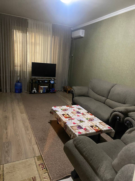 продается трехкомнатная квартира,в седьмом микрорайоне