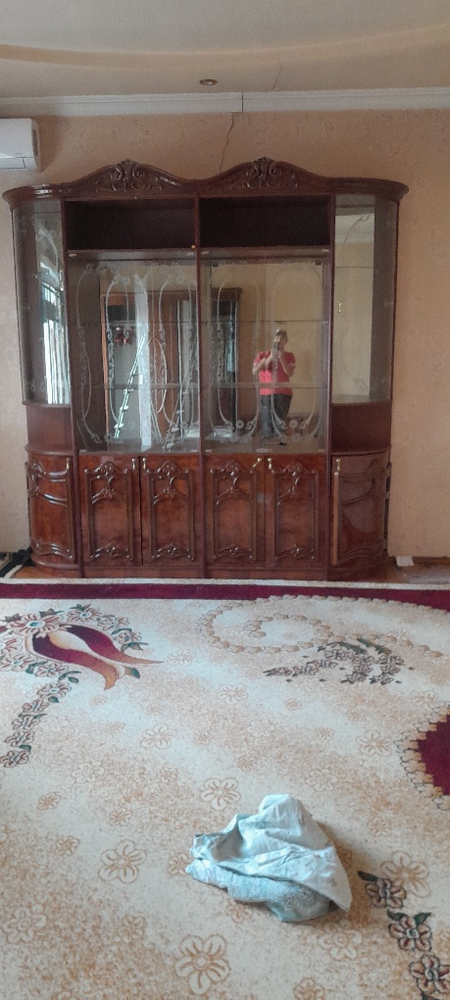 Stenka eni 230sm  bo'yi 220sm srochni sotiladi