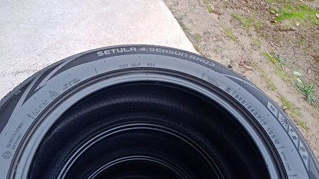 235 55 R17 Shina Rottalla
