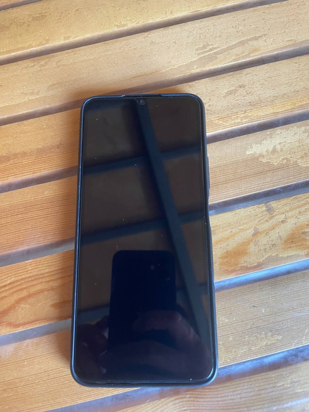 Smartfon idial hollatda