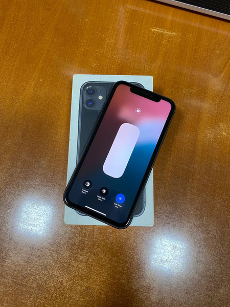 iPhone 11 sotiladi srochni