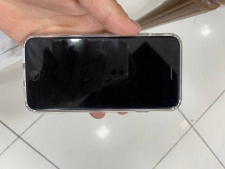 Iphone 8 sotiladi