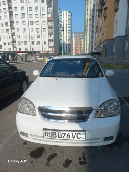 Lacetti 2009.  1.8 avtomat karobka.