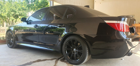 BMW E60 texnik xolati yaxshi yurib turgan moshina.