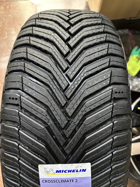 Michelin мишелин 235/55R17 yevropa arginal sifatli ko\\\'rtlari tekis