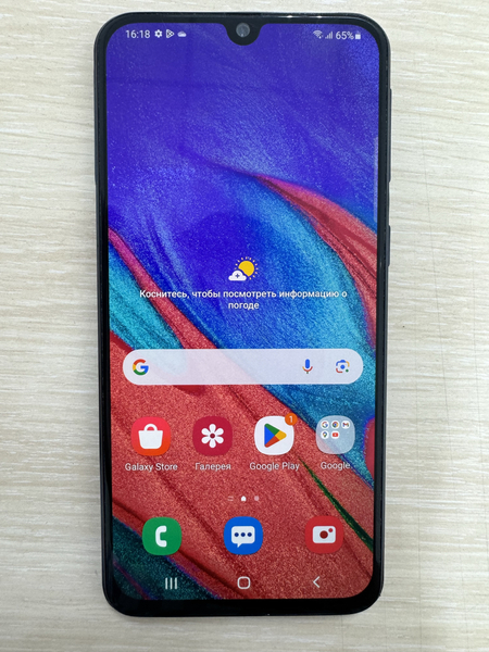 Продаётся Samsung Galaxy A40 64 GB