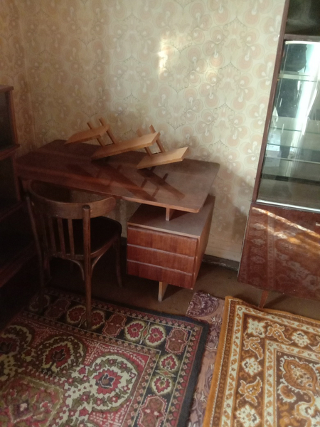 Продается диван, сержант, пуф, тумба, ковры