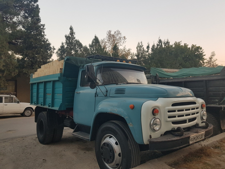 Zil 130 sotiladi