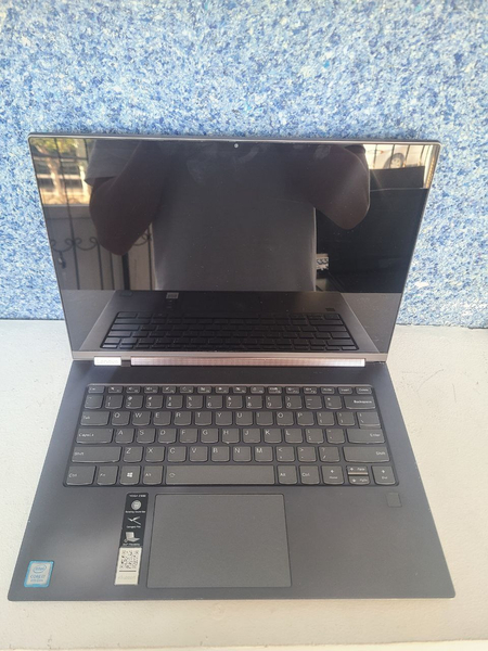 Lenovo Yoga x360 core i7-8650U/16GM RAM/256GB SSD