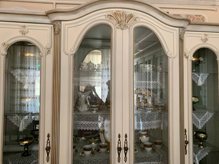 Стенка сотилади. Продаётся мебель.